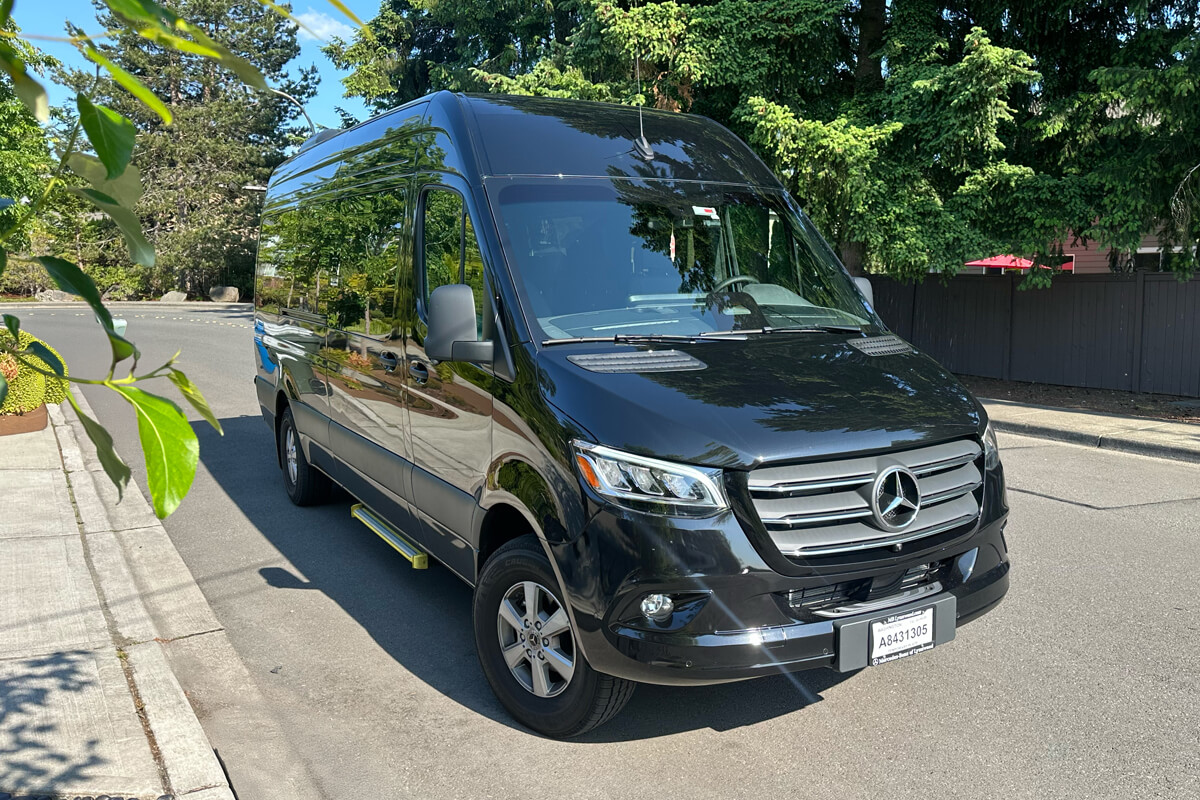 Your Quick-Start Guide to Hiring a Limo for Your Seattle Prom